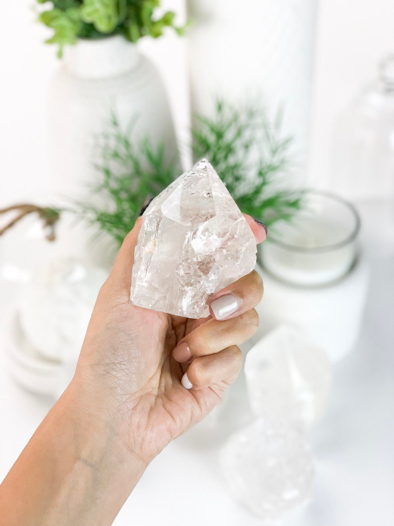 11 Of The Best Crystals For Protection